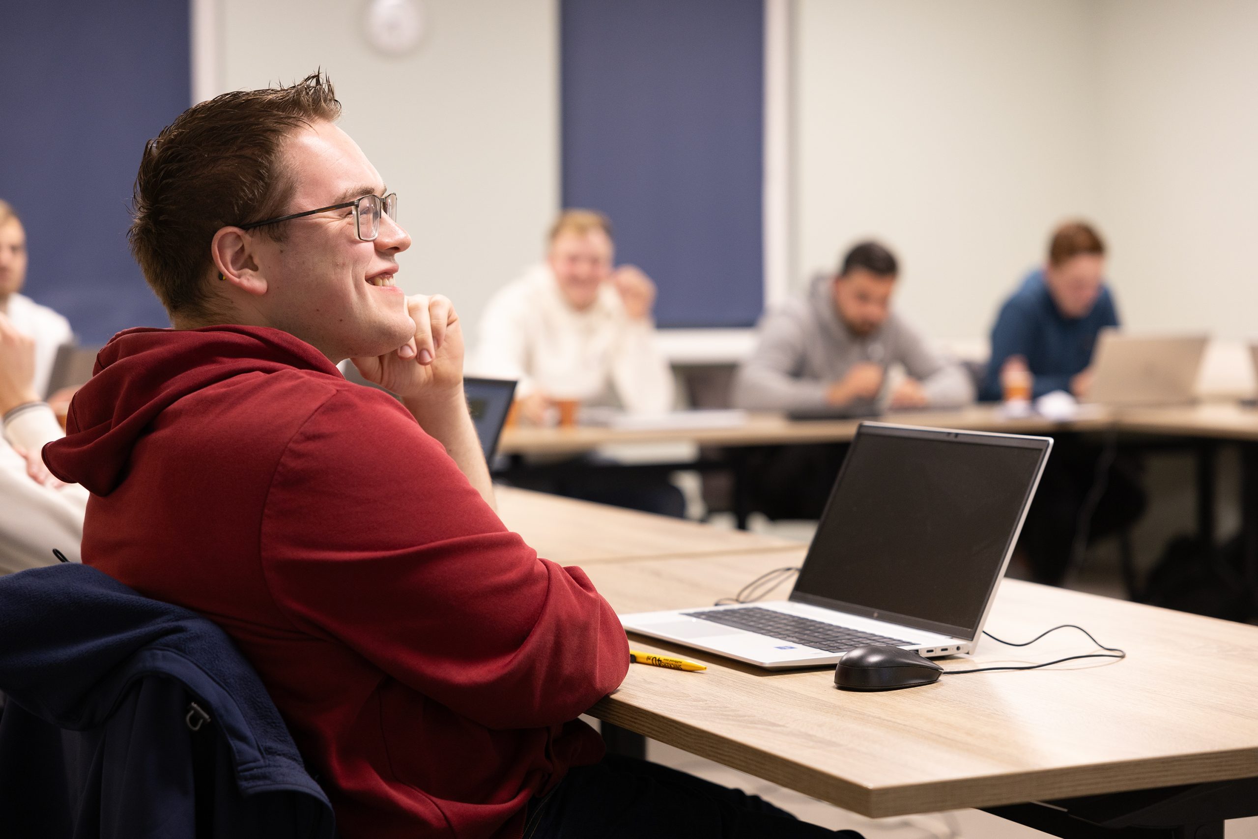 “Breed opgeleide medewerkers zijn de toekomst van de bouw” - KOB : KOB
